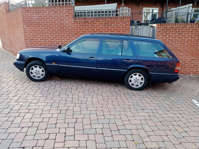 Classic Mercedes Benz 220 Cars for Sale | CCFS