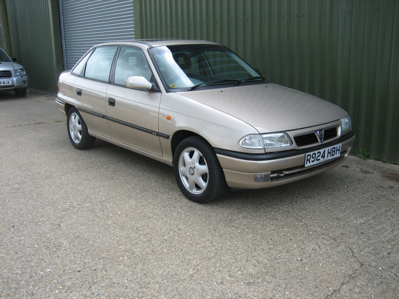 Classic Vauxhall Astra Cars for Sale | CCFS