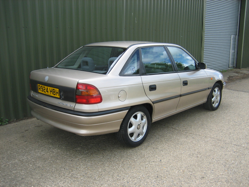 1998 Vauxhall Astra Saloon for Sale | CCFS