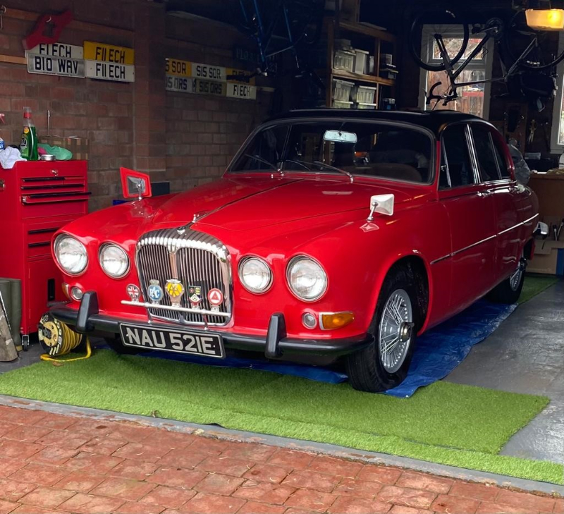 Classic Daimler Sovereign Cars for Sale | CCFS