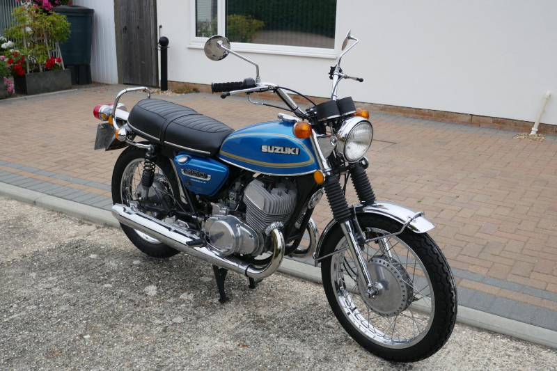 Classic Suzuki Bikes for Sale | CCFS UK