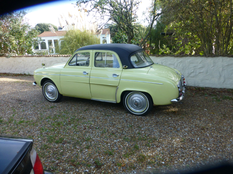 Classic Renault Cars for Sale | CCFS